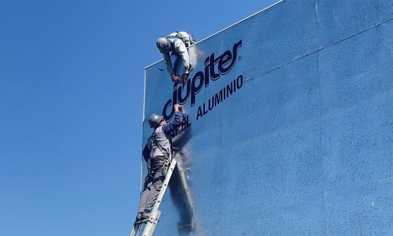 Júpiter turns empty billboards into ads for aluminium foil | Media4Growth