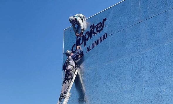 Júpiter turns empty billboards into ads for aluminium foil | Media4Growth